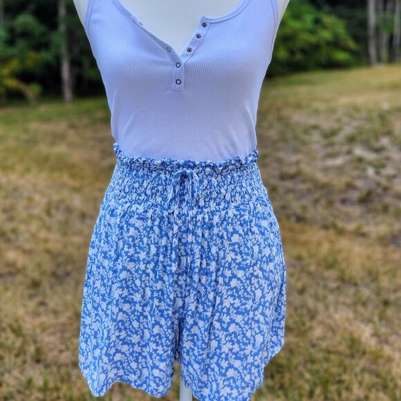 Laundry By Shelli Segal | Shorts | Laundry By Shelly Segal Smocked ...